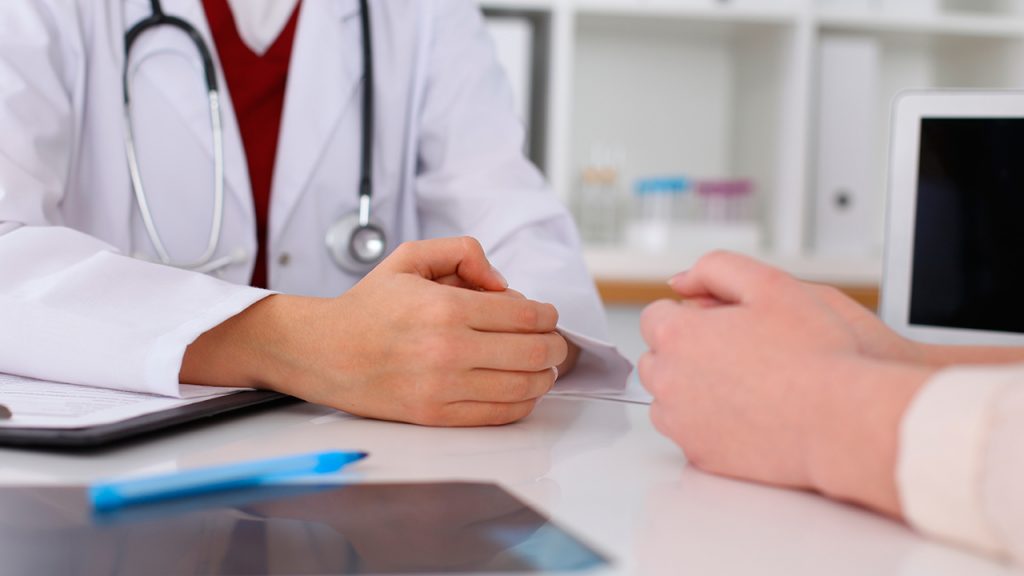 manos-entumecidas-sintomas-de-prediabetes-en-mujeres | Auna